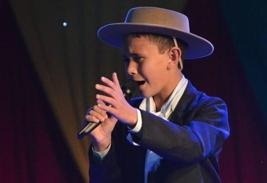 Jovem cantor Micuim é destaque em festival de música italiana – Jornal ...